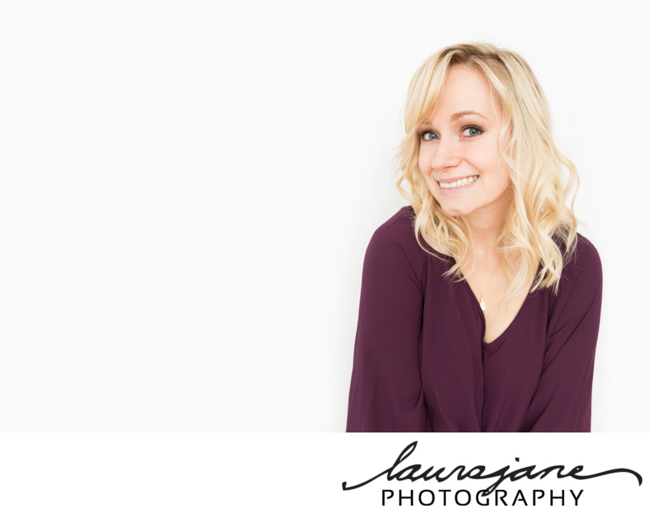About Laura - A Wisconsin Wedding & Portrait Photographer