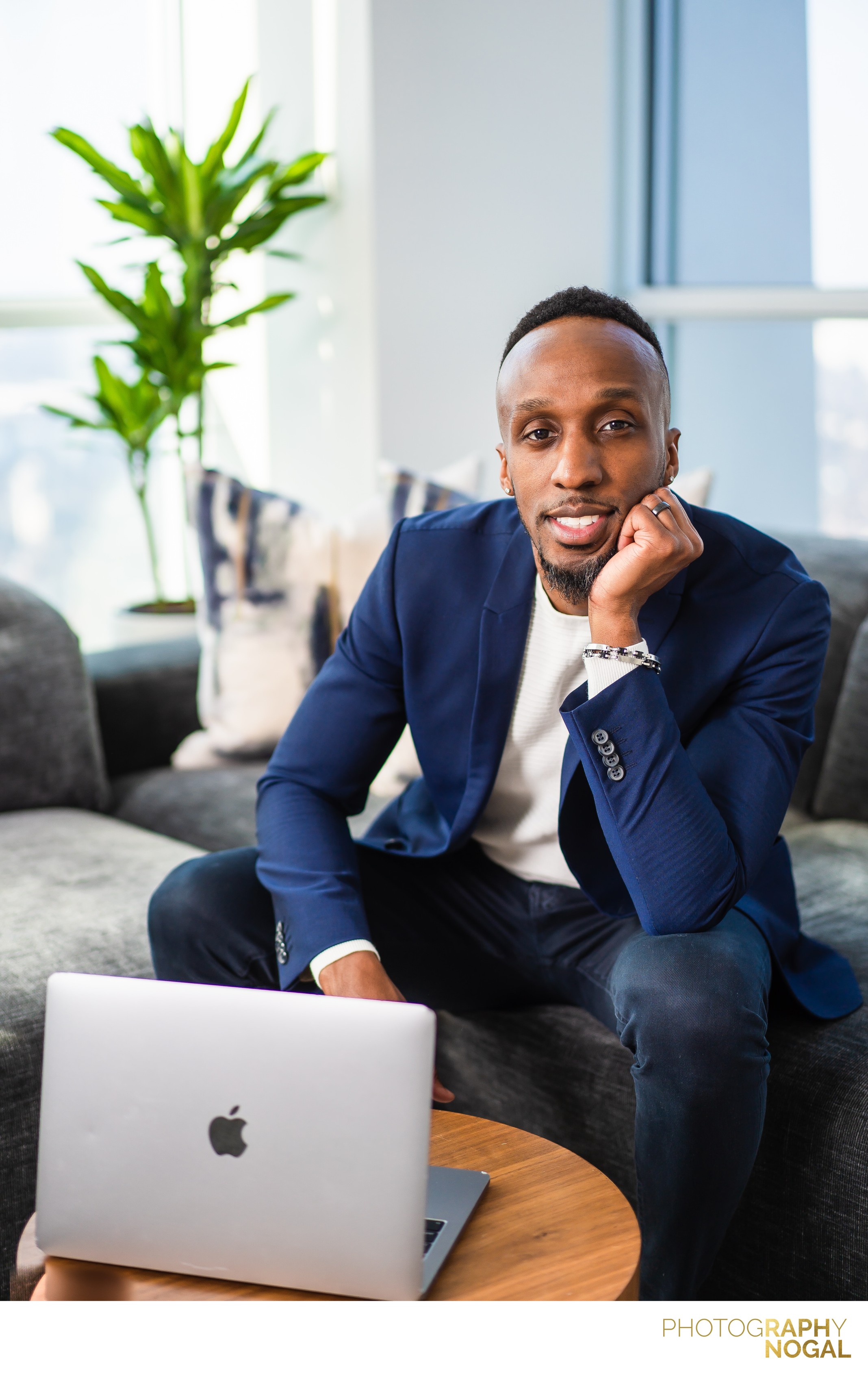 Etobicoke Photographer | Headshots, Events, Dogs, Products - Raph Nogal