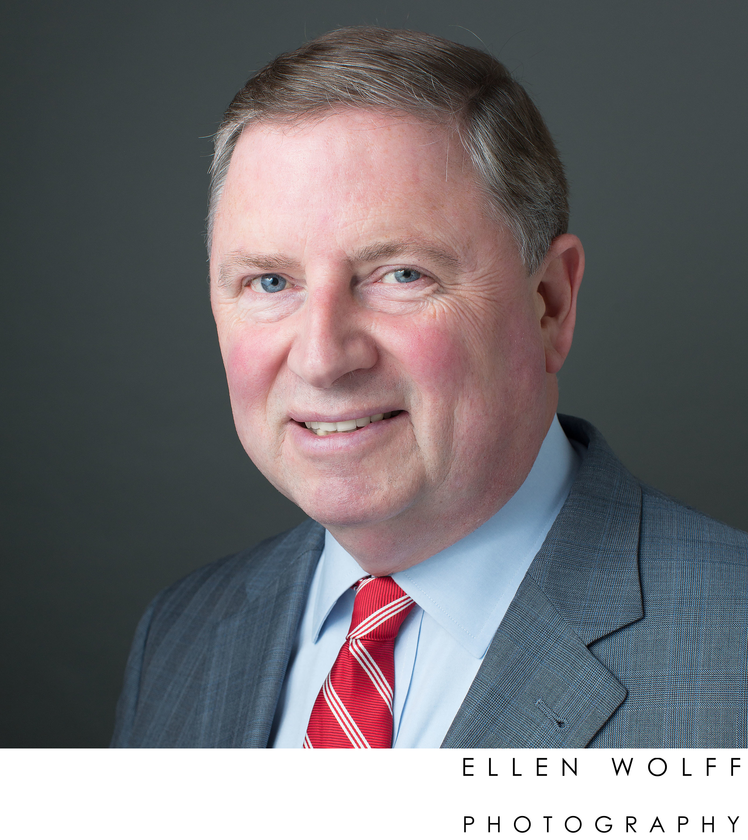corporate headshot grey background - Ellen Wolff Photography