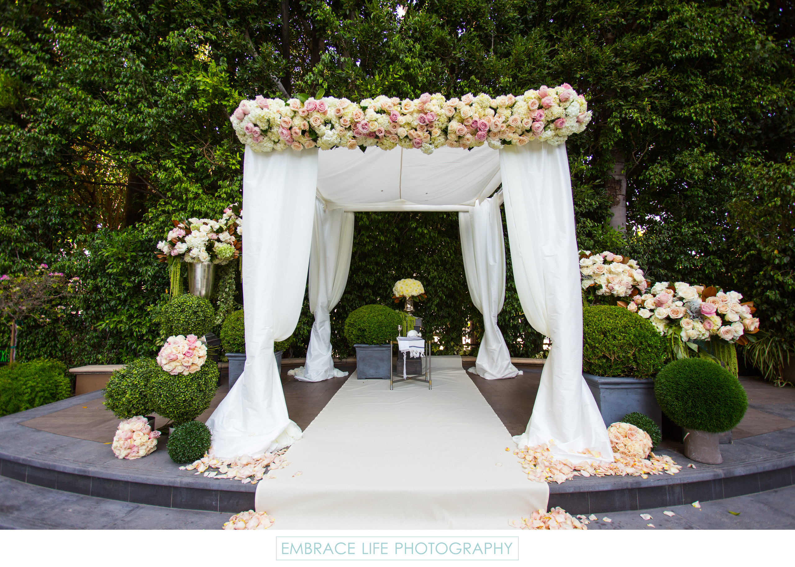 Four Seasons Los Angeles Wedding Chuppah - Wedding Décor Photographs ...