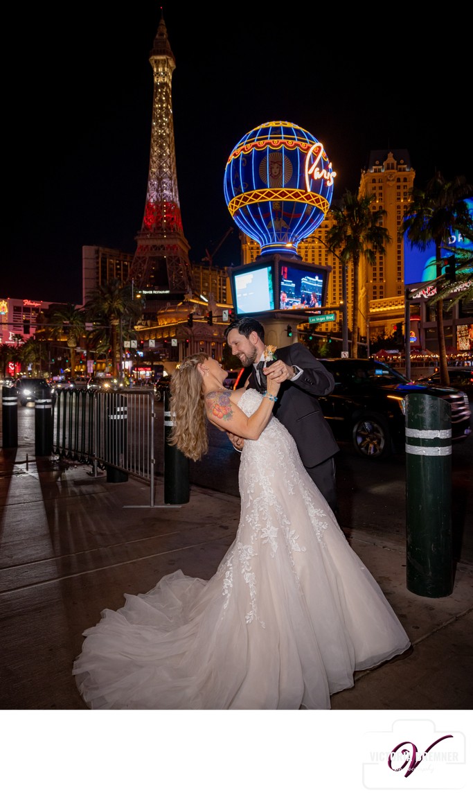 Las Vegas Destination Elopement on Las Vegas Strip - Elopements - Victoria Bremner Photography
