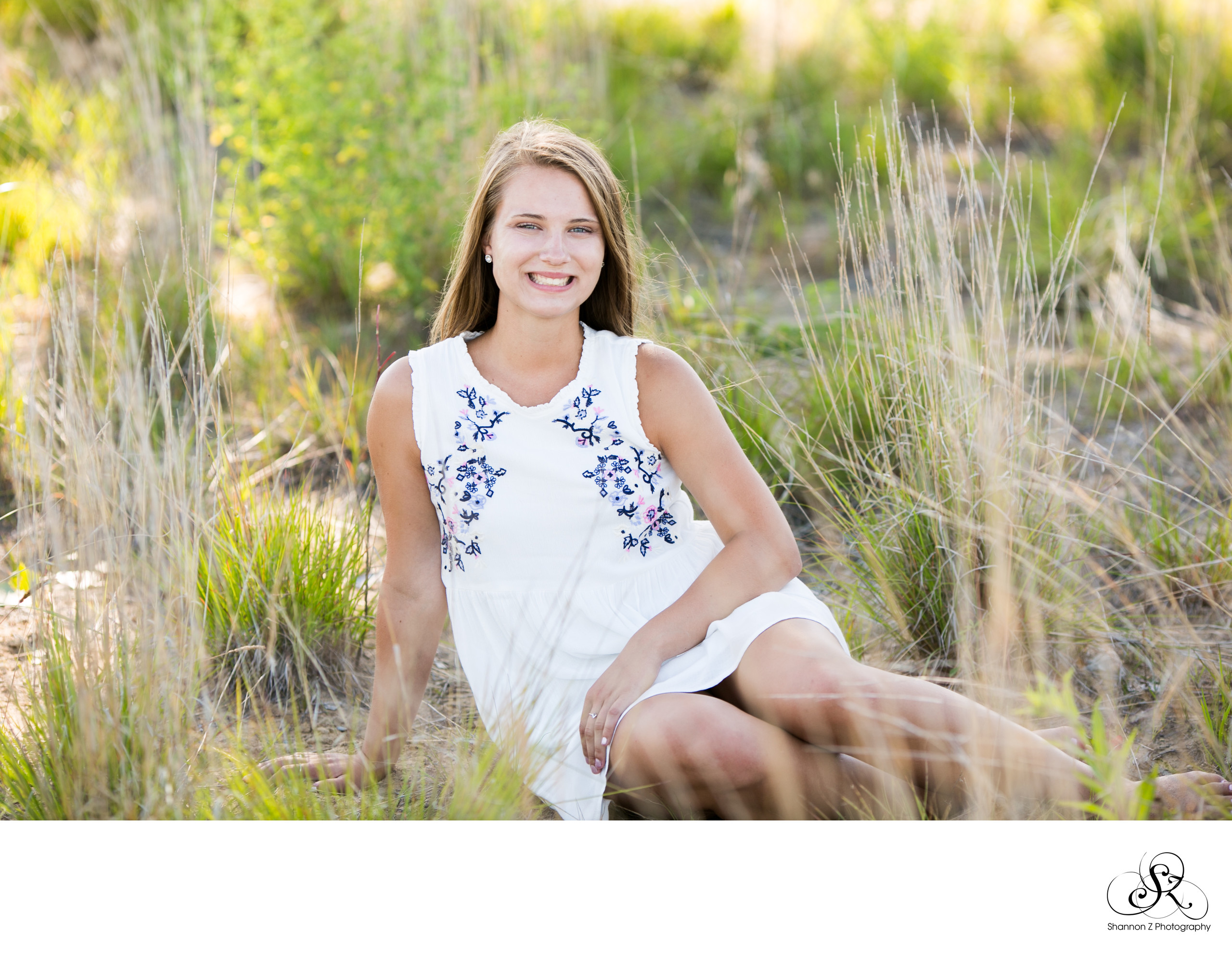 Senior Photos: Beach and Grass - Senior Portraits Kenosha Wisconsin ...