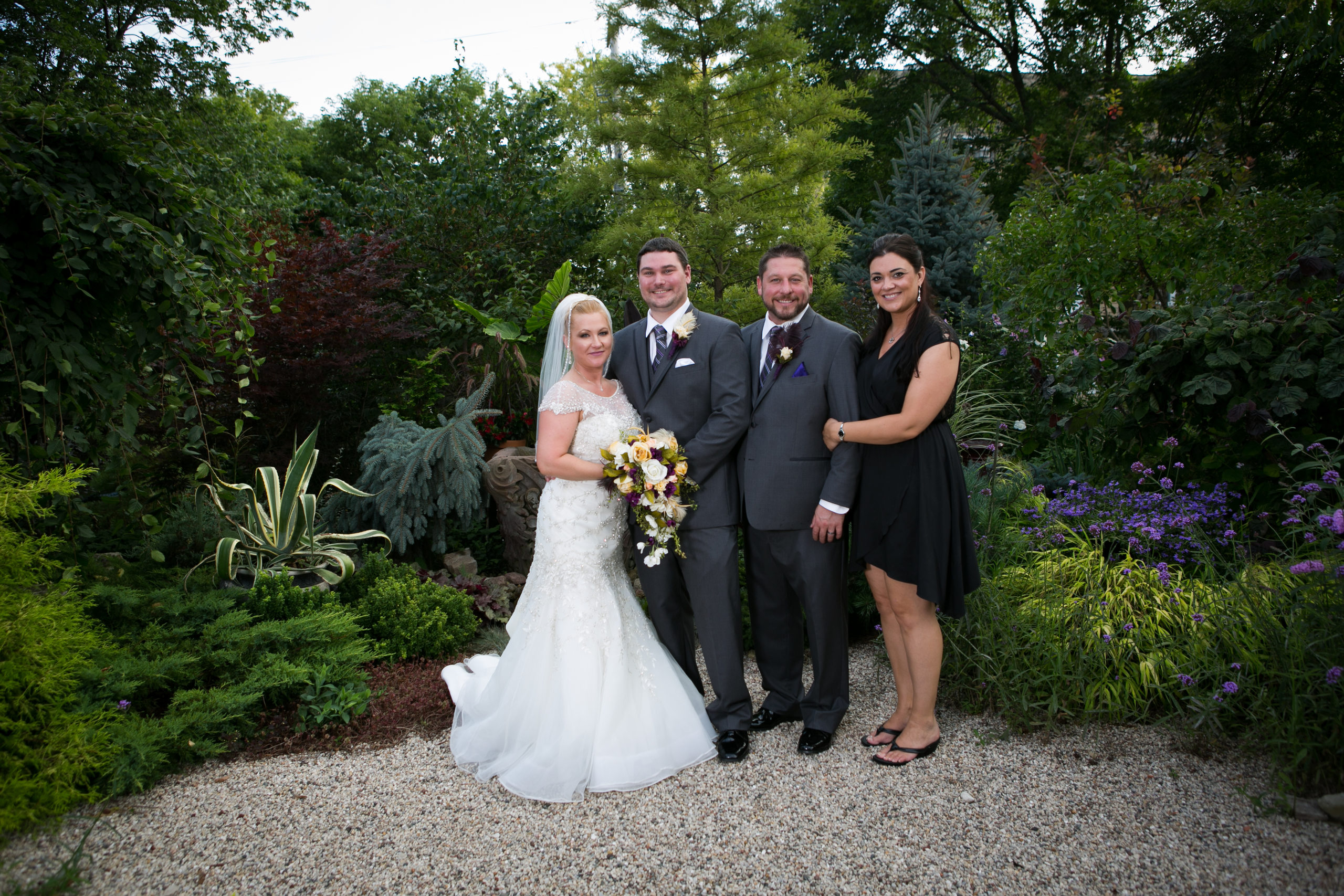 Milwaukee Wedding Photography: Sanger House Gardens - Shannon Z Photography