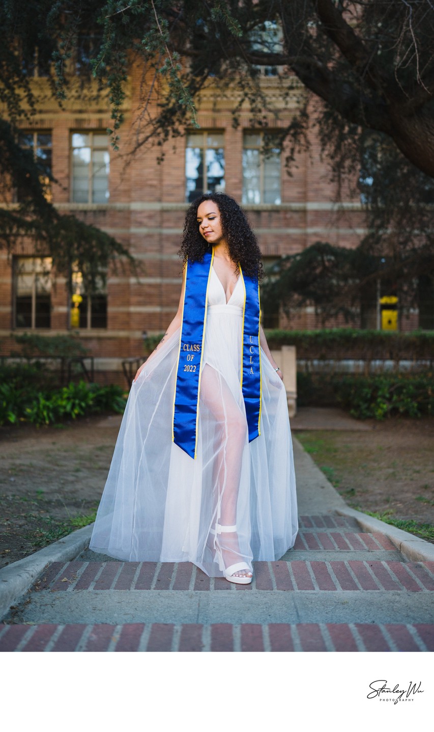 Top Posing Ideas For Memorable Graduation Photos - Stanley Wu Photography