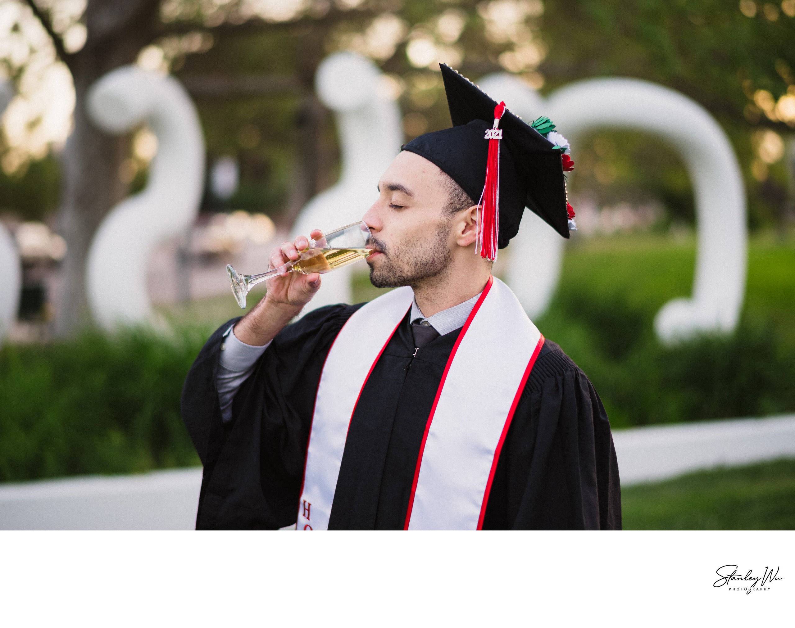 Best Props for the Ultimate Graduation Portraits - Stanley Wu Photography