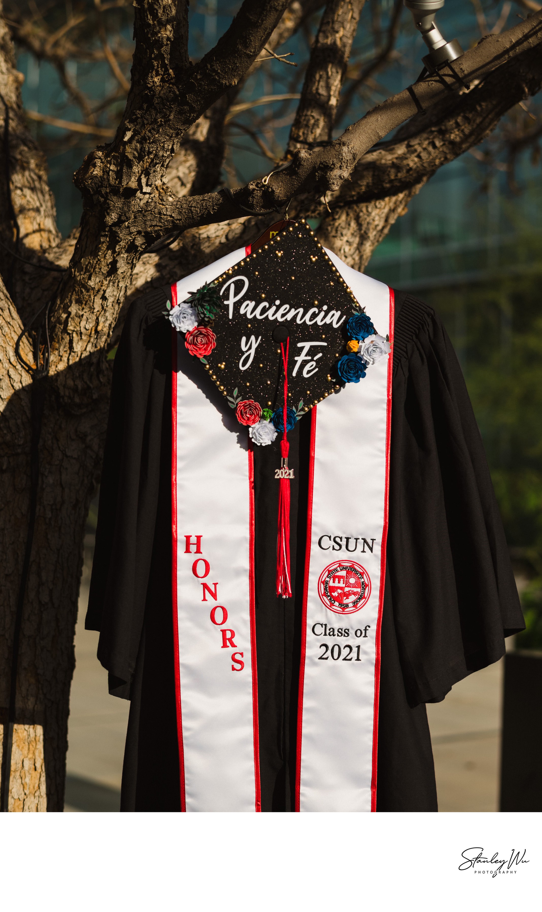 Best Props for the Ultimate Graduation Portraits - Stanley Wu Photography