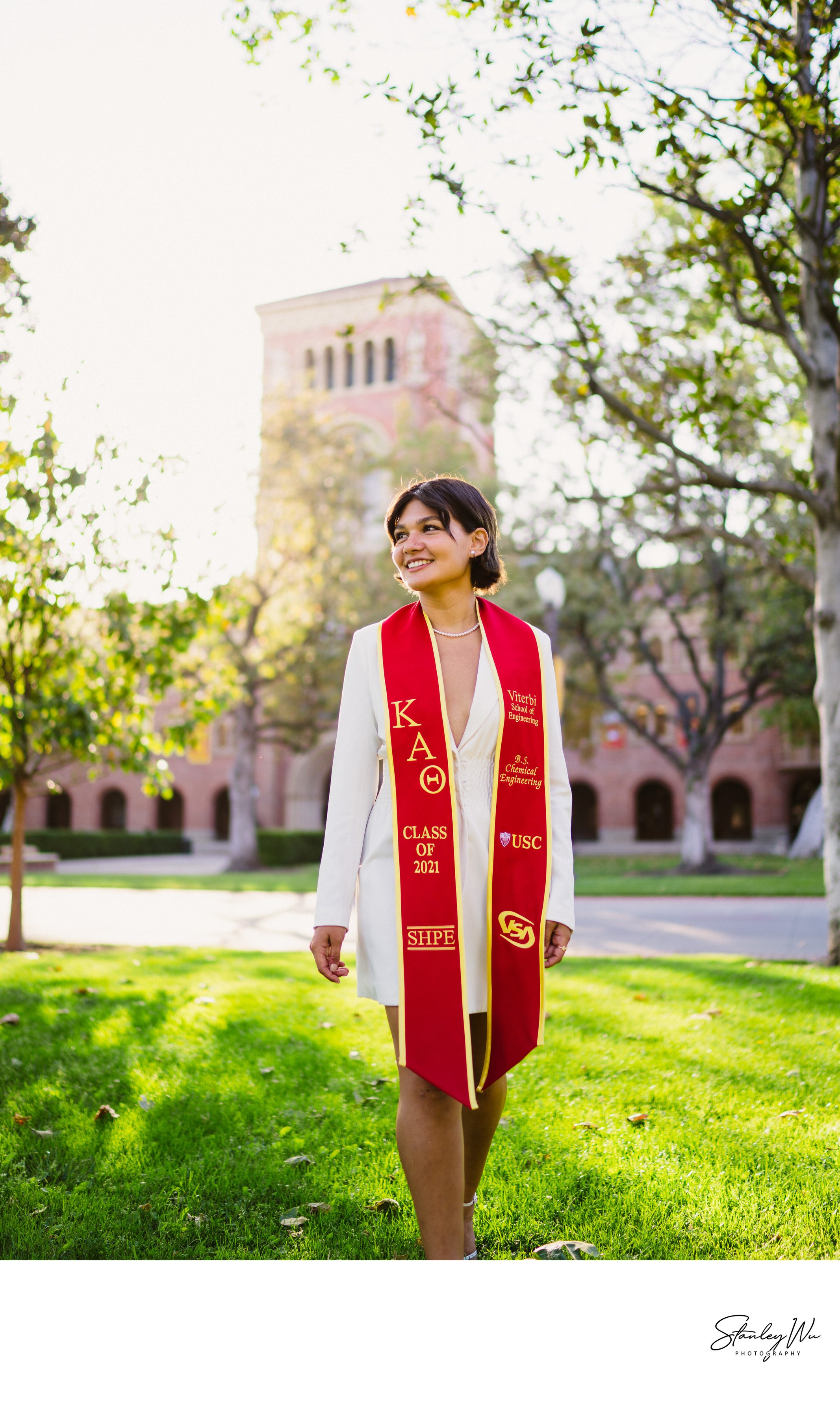 Top Posing Ideas For Memorable Graduation Photos - Stanley Wu Photography