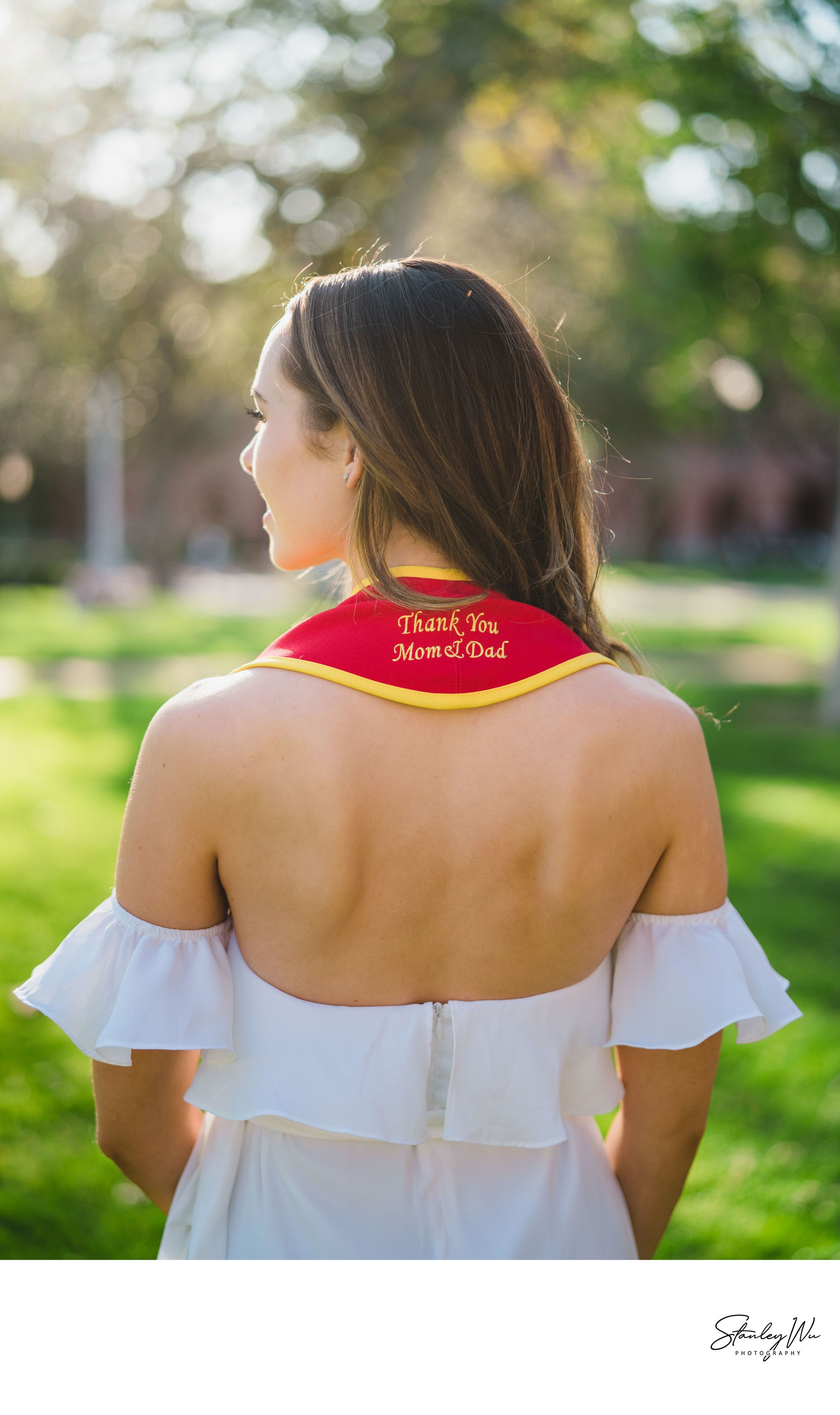 Top Posing Ideas For Memorable Graduation Photos - Stanley Wu Photography
