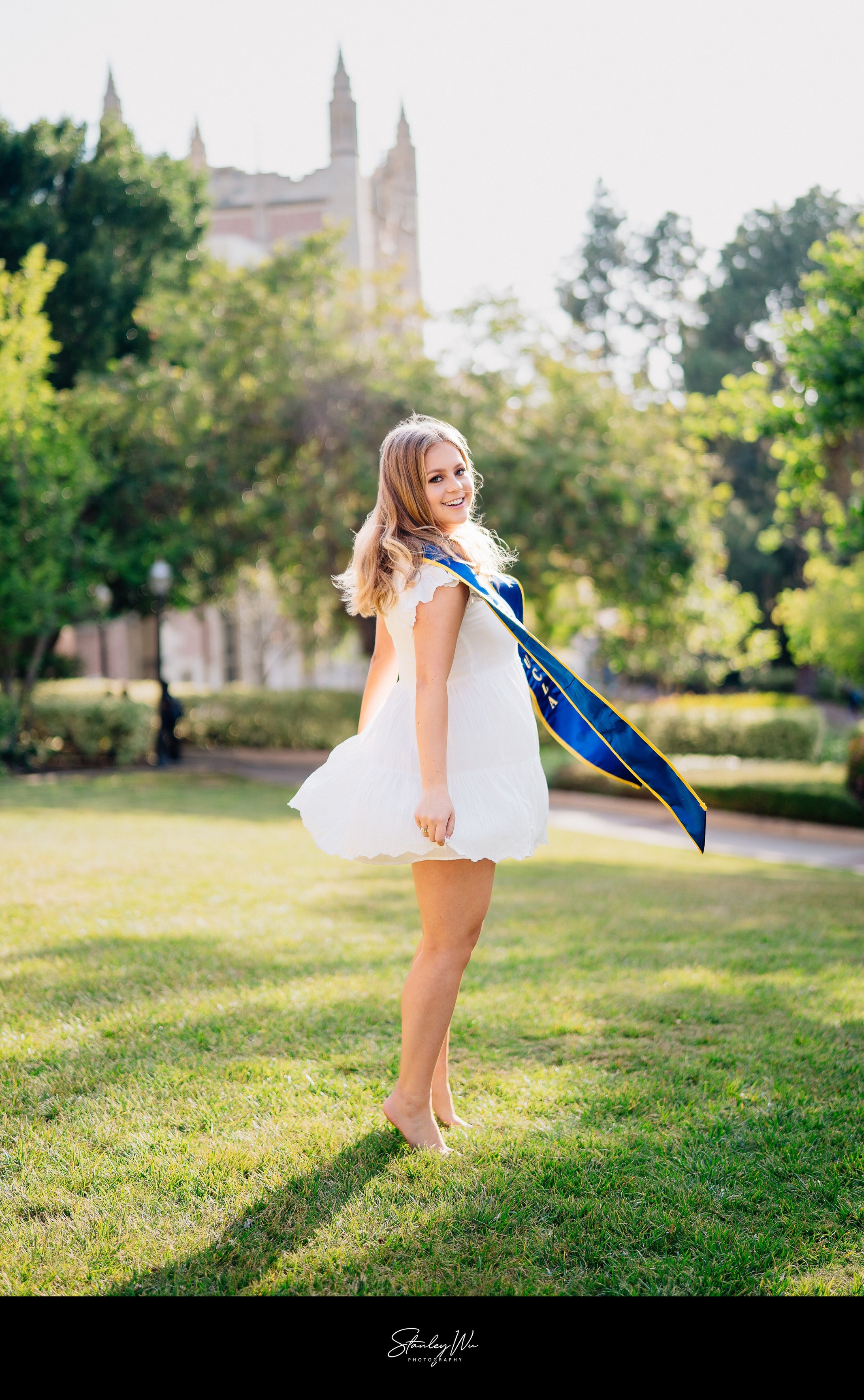 Top Posing Ideas For Memorable Graduation Photos - Stanley Wu Photography