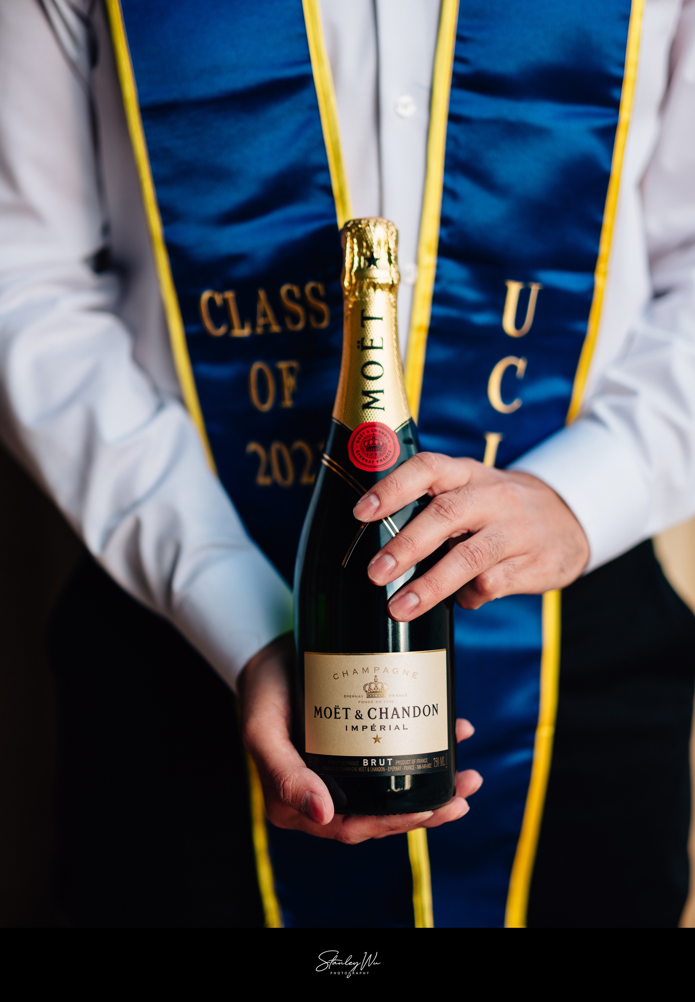 Best Props for the Ultimate Graduation Portraits - Stanley Wu Photography