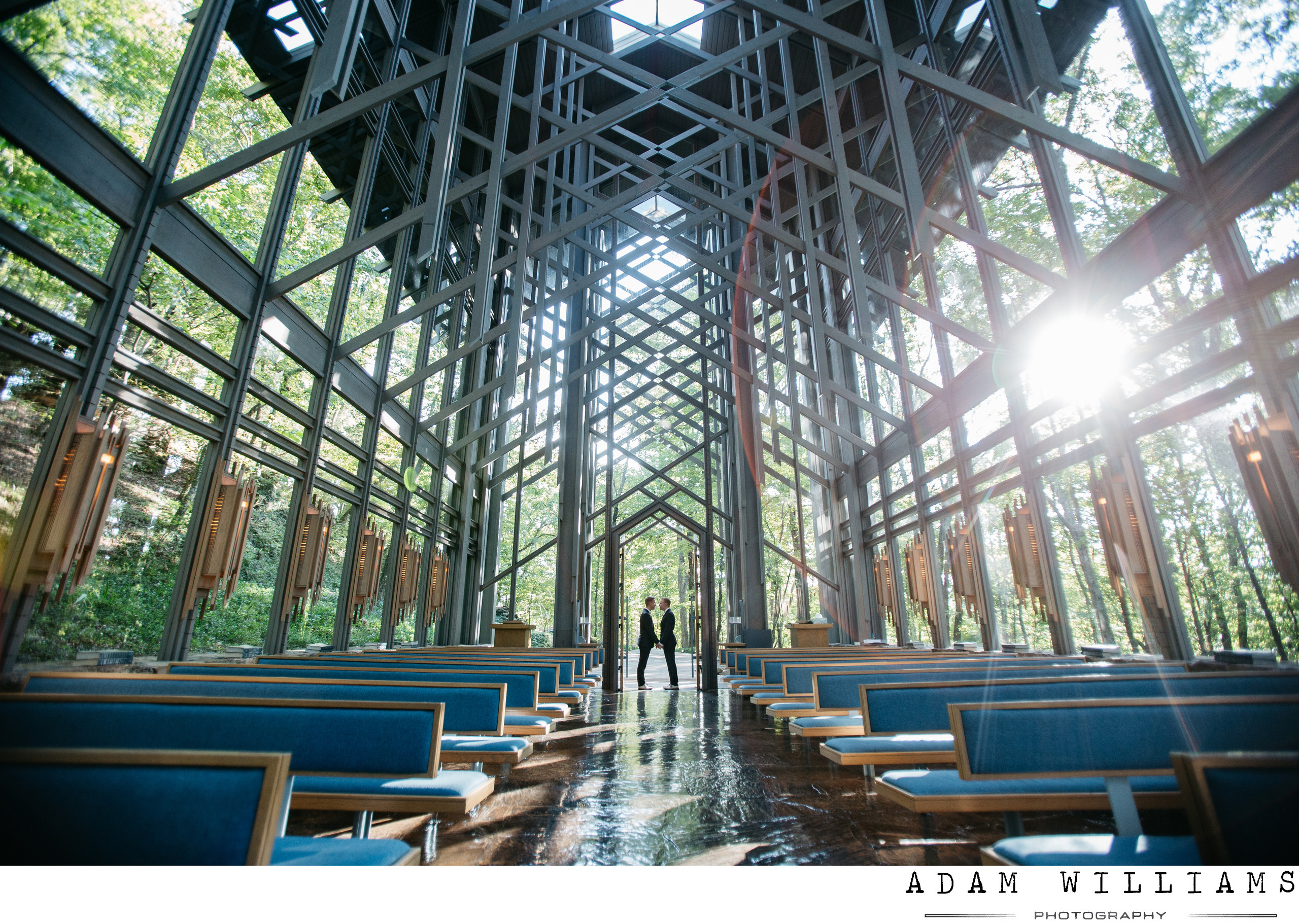 Thorncrown Chapel Wedding Photos - Adam And Dawn Photography