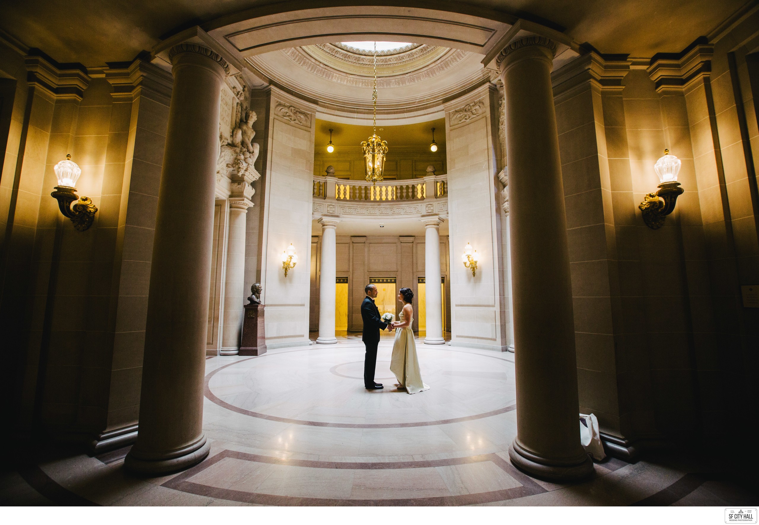 Couple at the Rotunda - Architecture - SFCHWP Studio