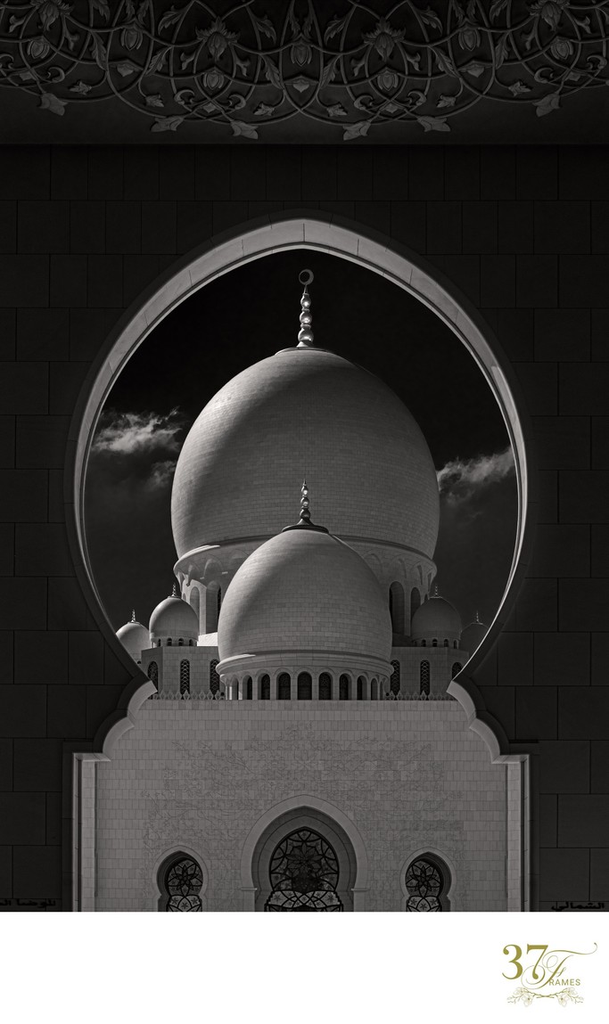 The Sheikh Zayed Grand Mosque in Abu Dhabi - 37 Frames Life Adventures ...