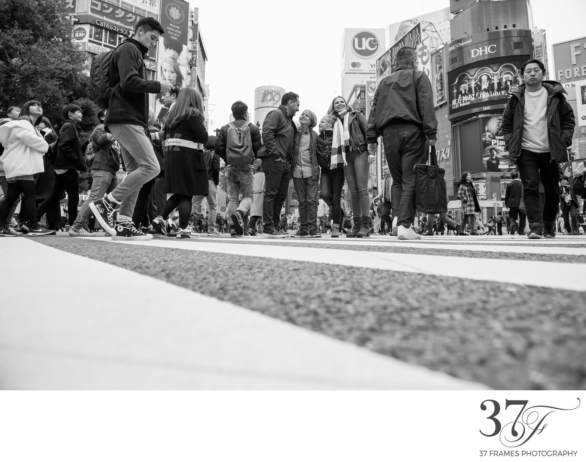 Shibuya Family Photos - Family Photography in Tokyo - 37 Frames