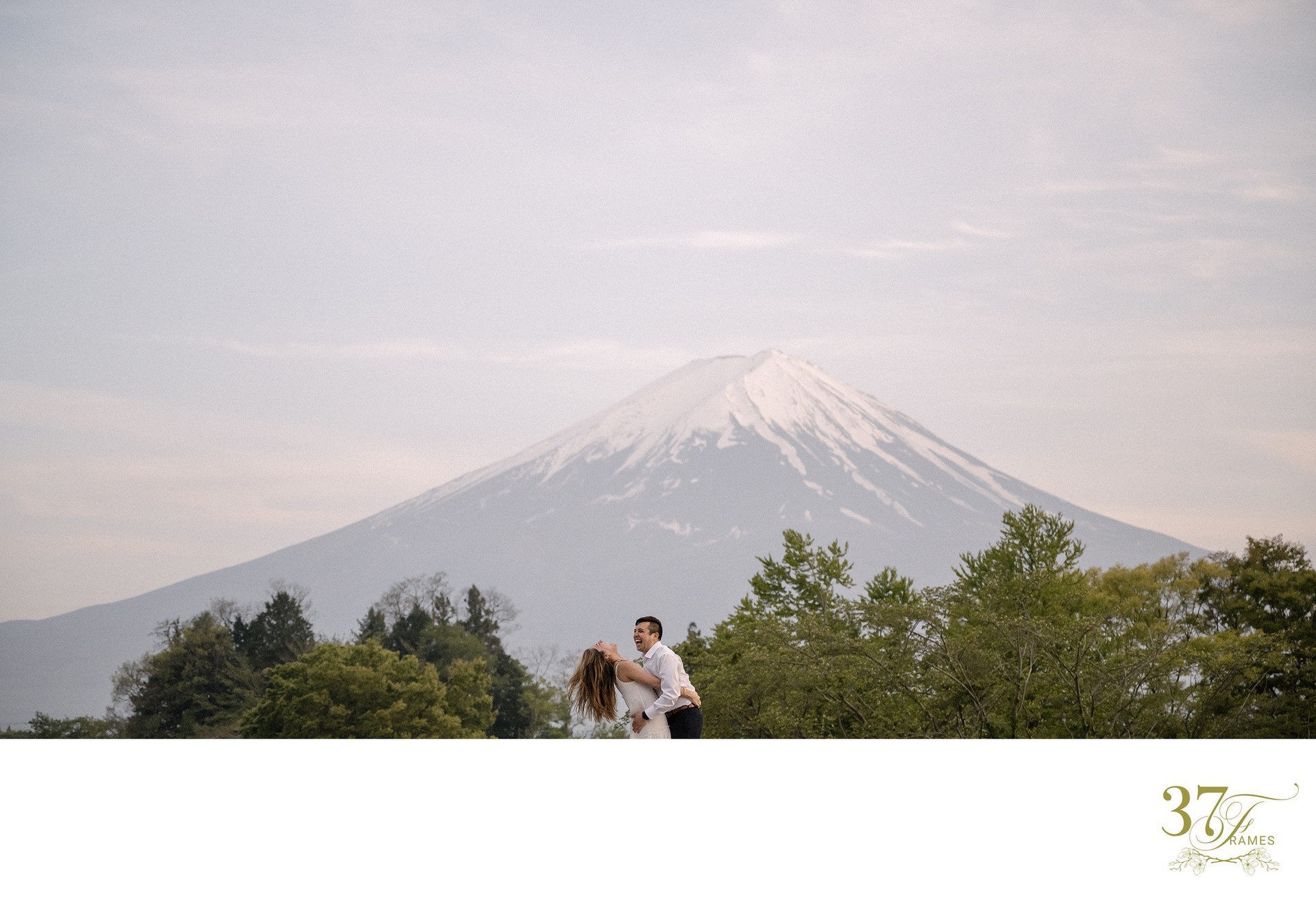 Romantic Rendezvous: A Dreamy Proposal at Mt Fuji - Engagement ...