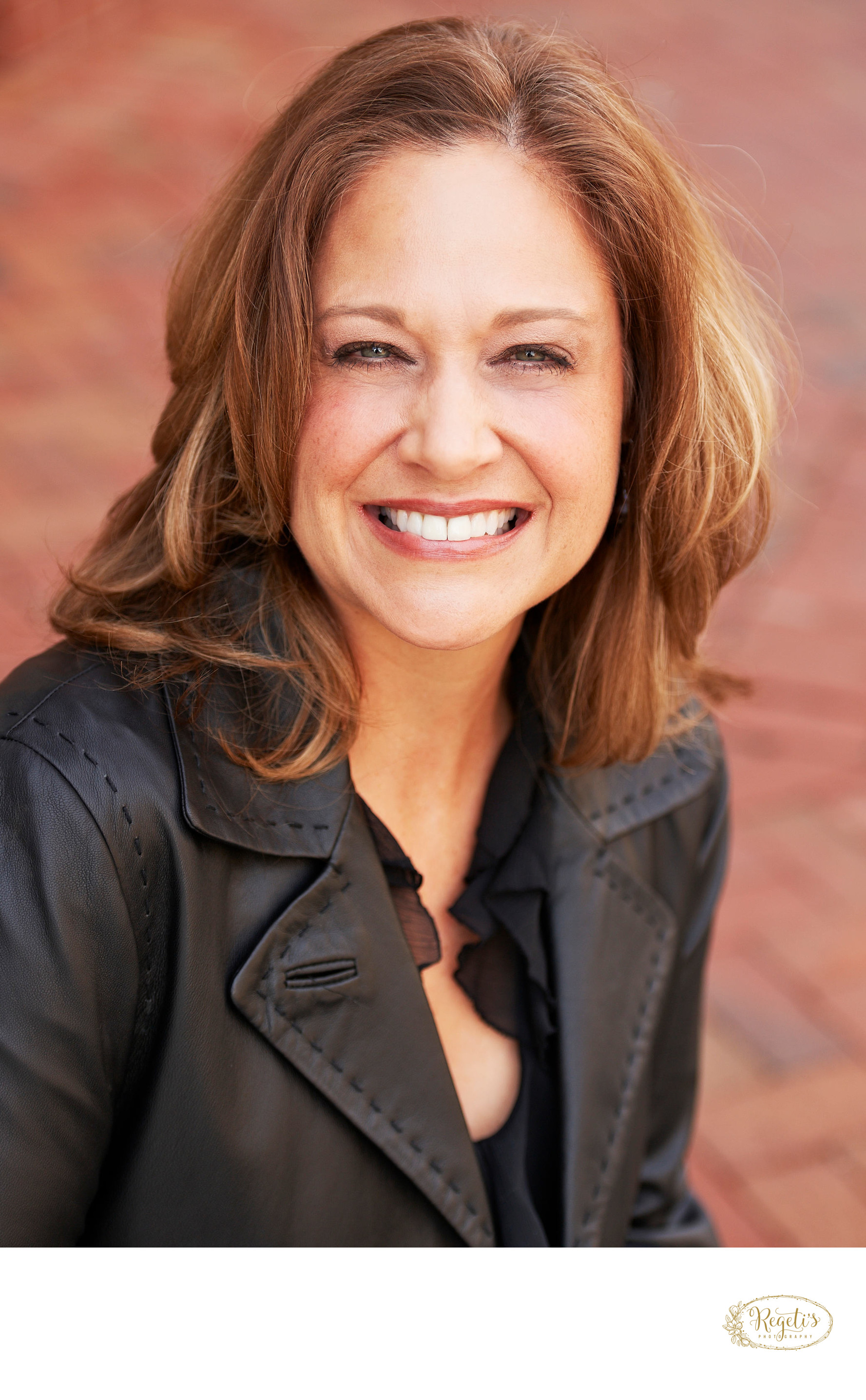 Outdoor headshot Photography in natural light - Headshot Photographer ...