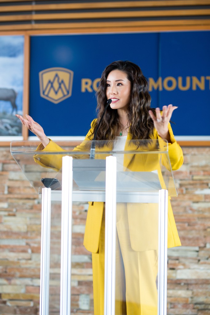 Lien Yeung speaks at 33rd Annual Restaurant Awards - Vancouver ...