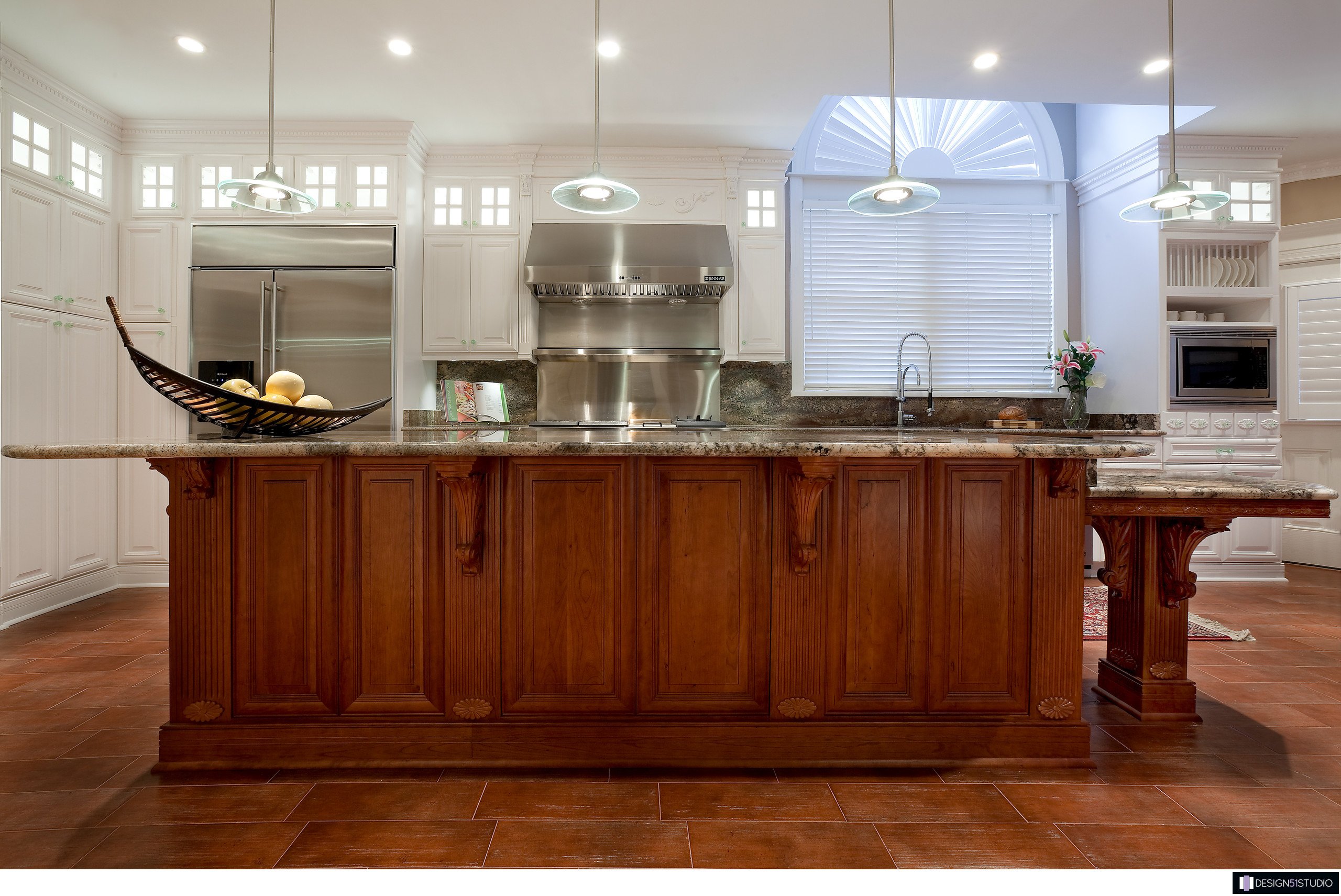 TRADITIONAL EPPING FOREST KITCHEN - ISLAND FRONT - HOLLY WIEGMANN ...