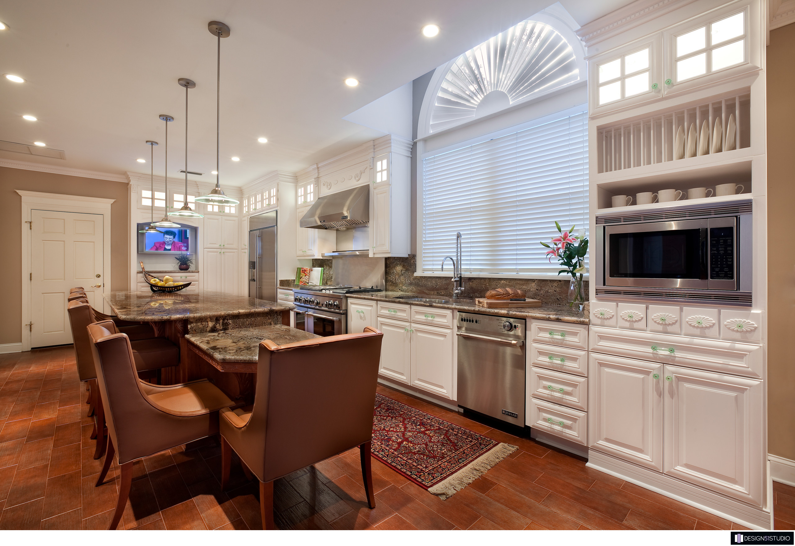 TRADITIONAL EPPING FOREST KITCHEN - ISLAND END VIEW - HOLLY WIEGMANN ...
