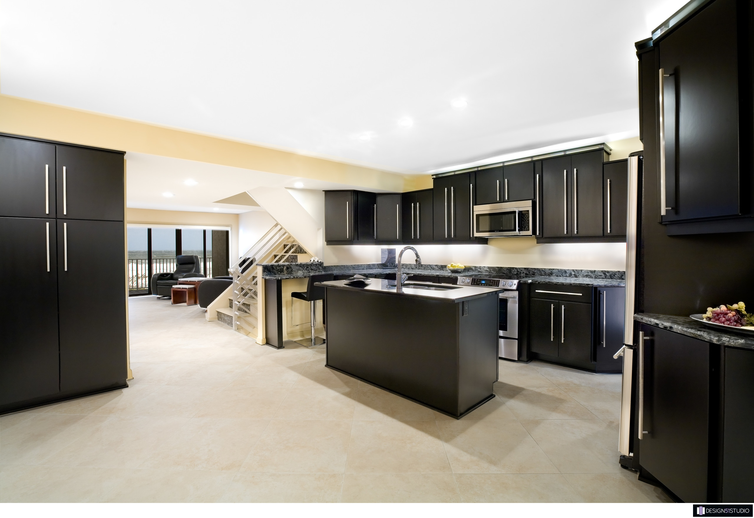 CONTEMPORARY OCEANFRONT KITCHEN - HOLLY WIEGMANN - DESIGN 51 STUDIO ...