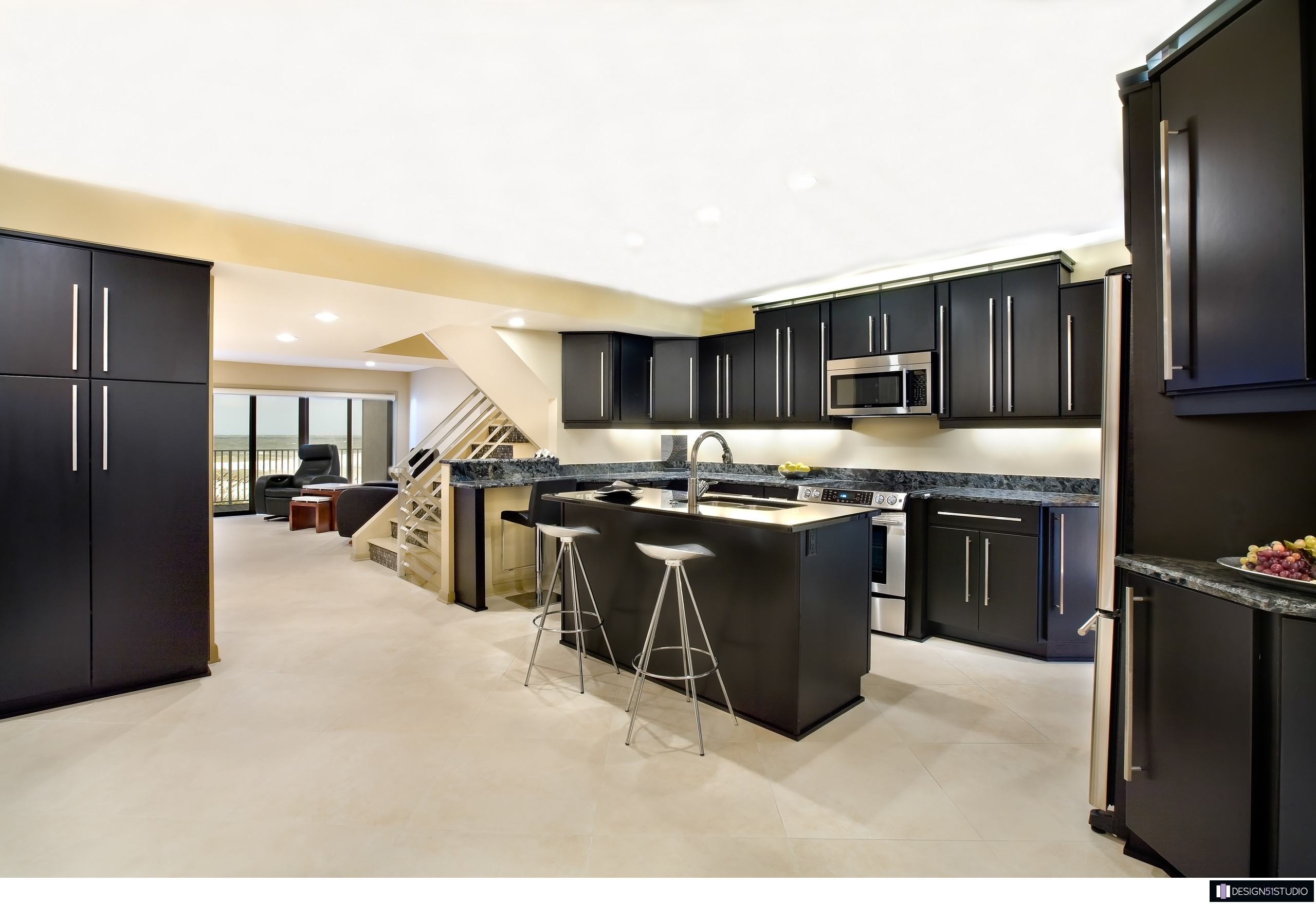 CONTEMPORARY OCEANFRONT KITCHEN - WITH ISLAND SEATING - HOLLY WIEGMANN ...