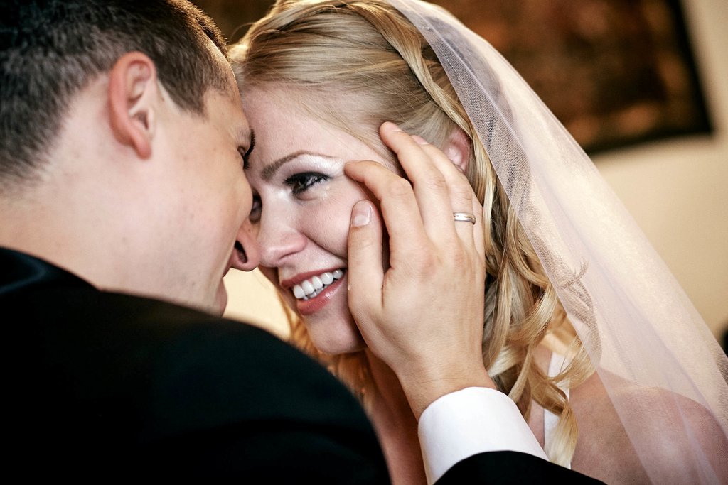 modern wedding photography from Prague & worldwide