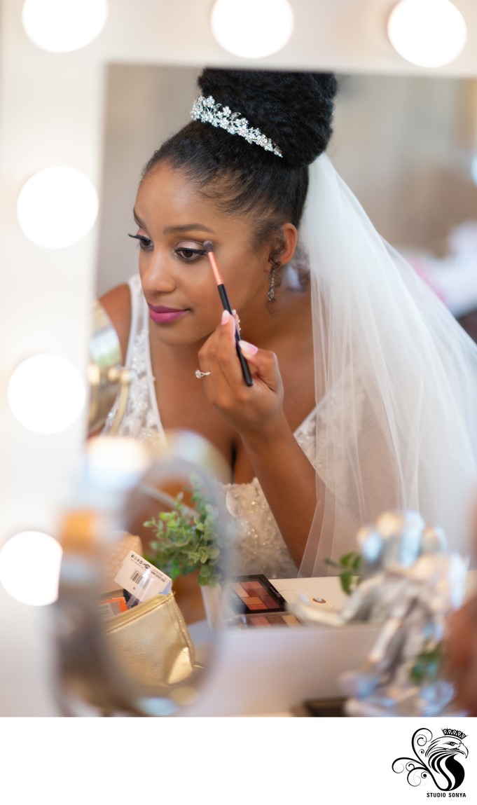 Bride getting ready - STUDIO SONYA - Wedding and Portrait Photography