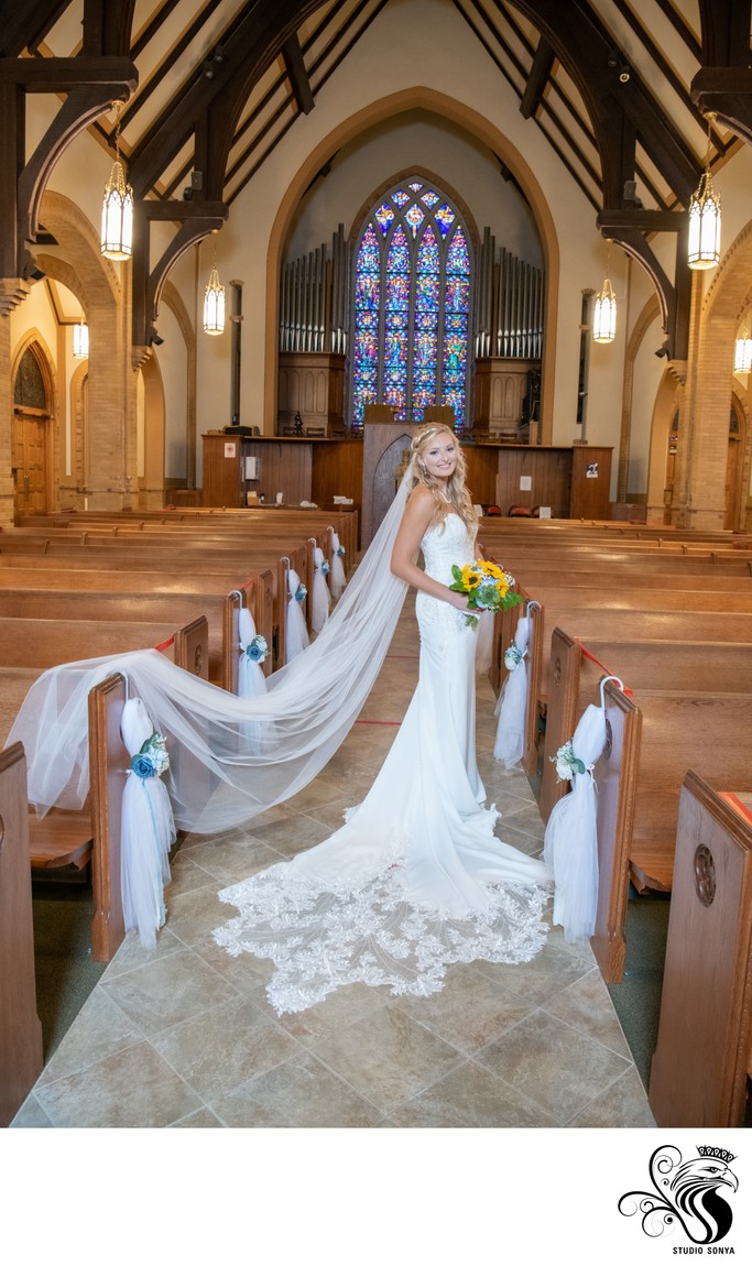 Bride in Catholic Church - STUDIO SONYA - Wedding and Portrait Photography