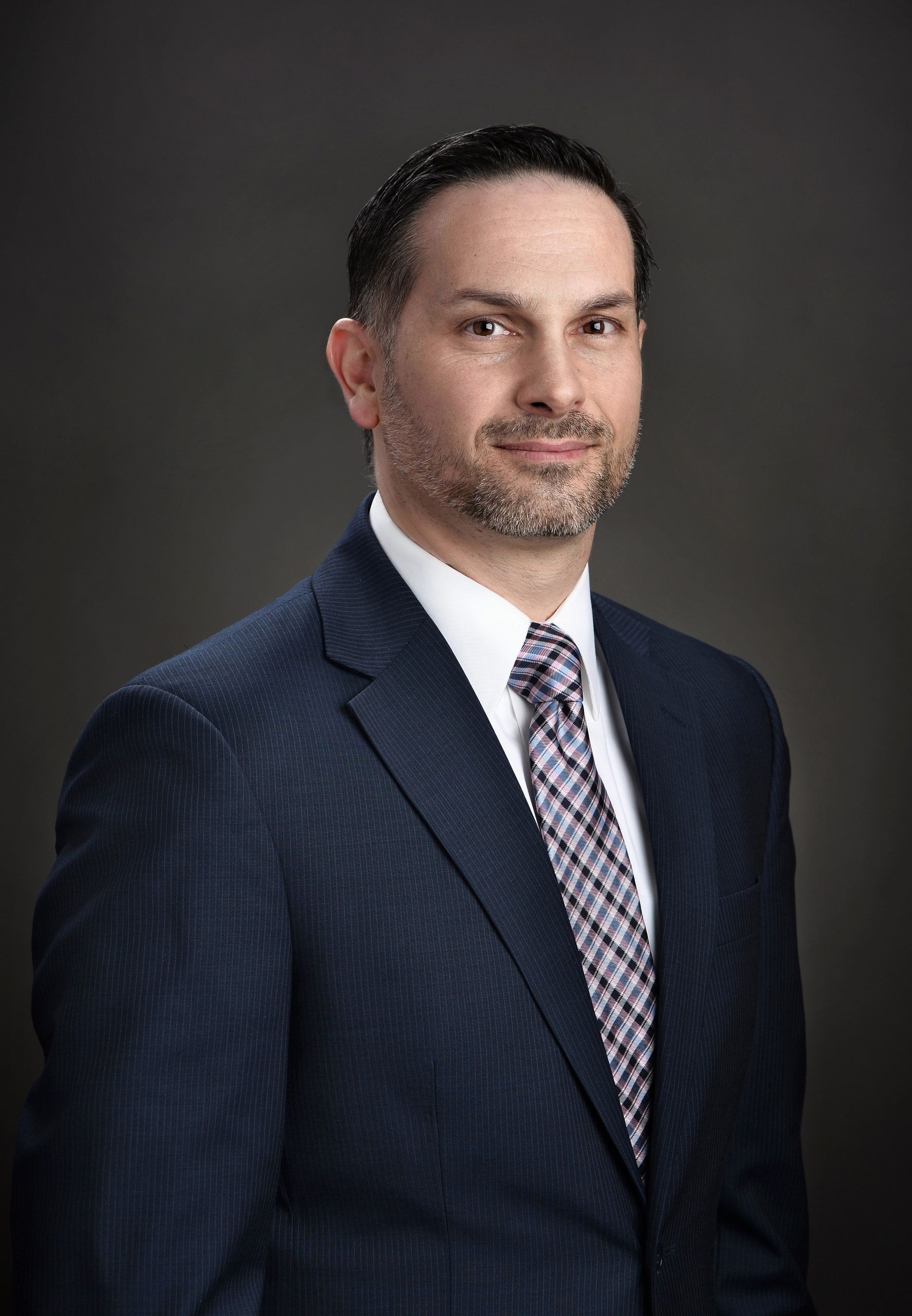 HEADSHOTS-STUDIO STYLE--in-studio & on-location